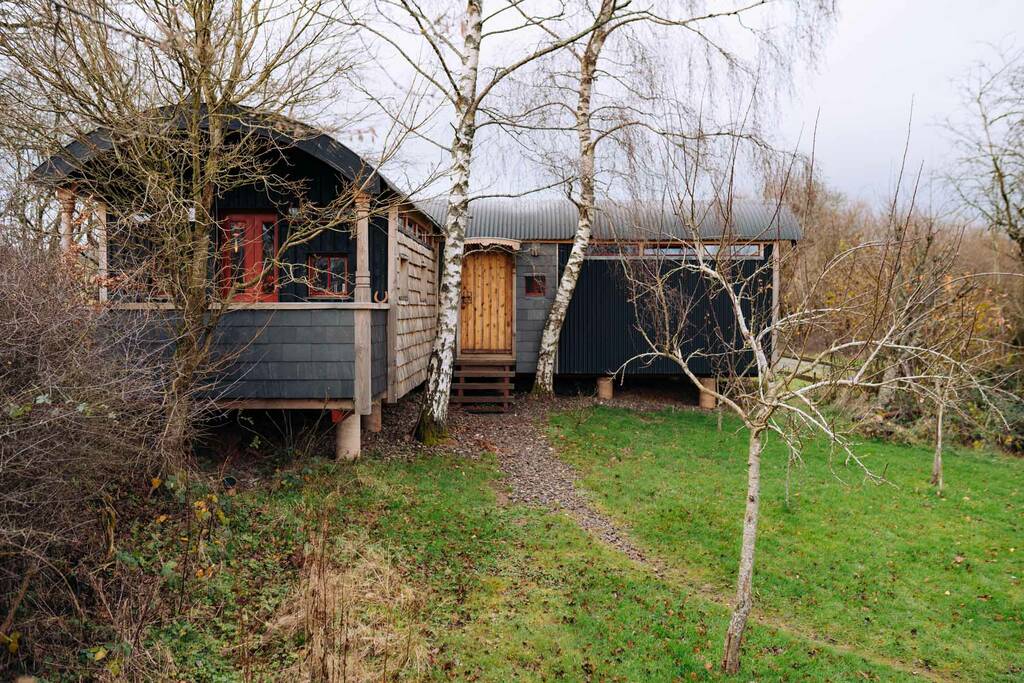 Wern Derys Group Space | Estate in Herefordshire | Canopy & Stars
