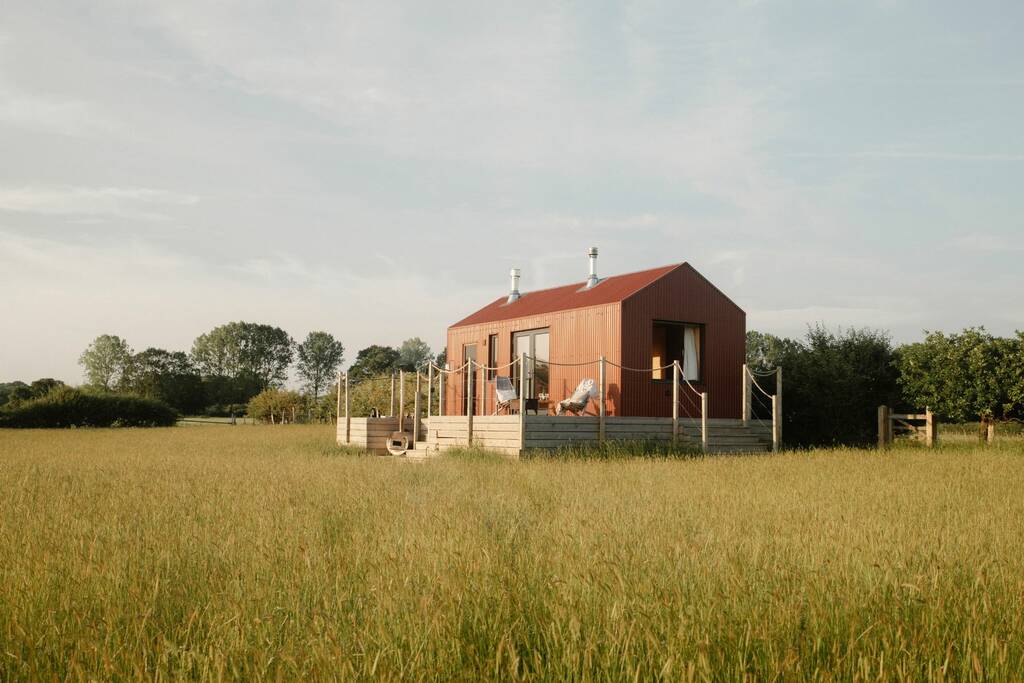 The Red Cabin Rolvenden | Cabin in Kent | Canopy & Stars