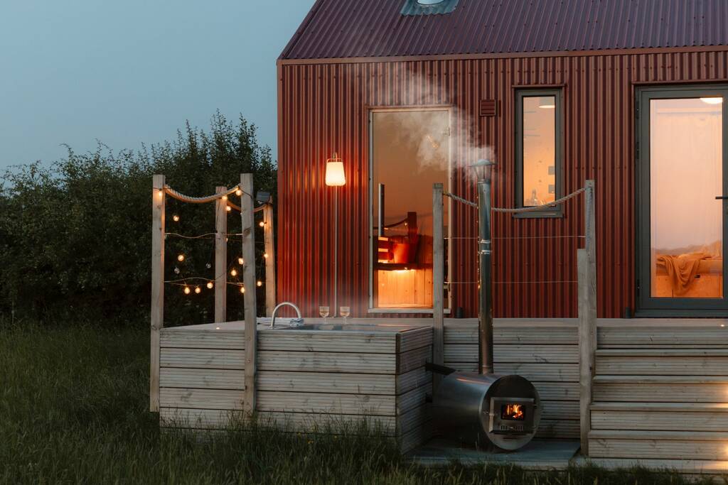 The Red Cabin Rolvenden | Cabin in Kent | Canopy & Stars