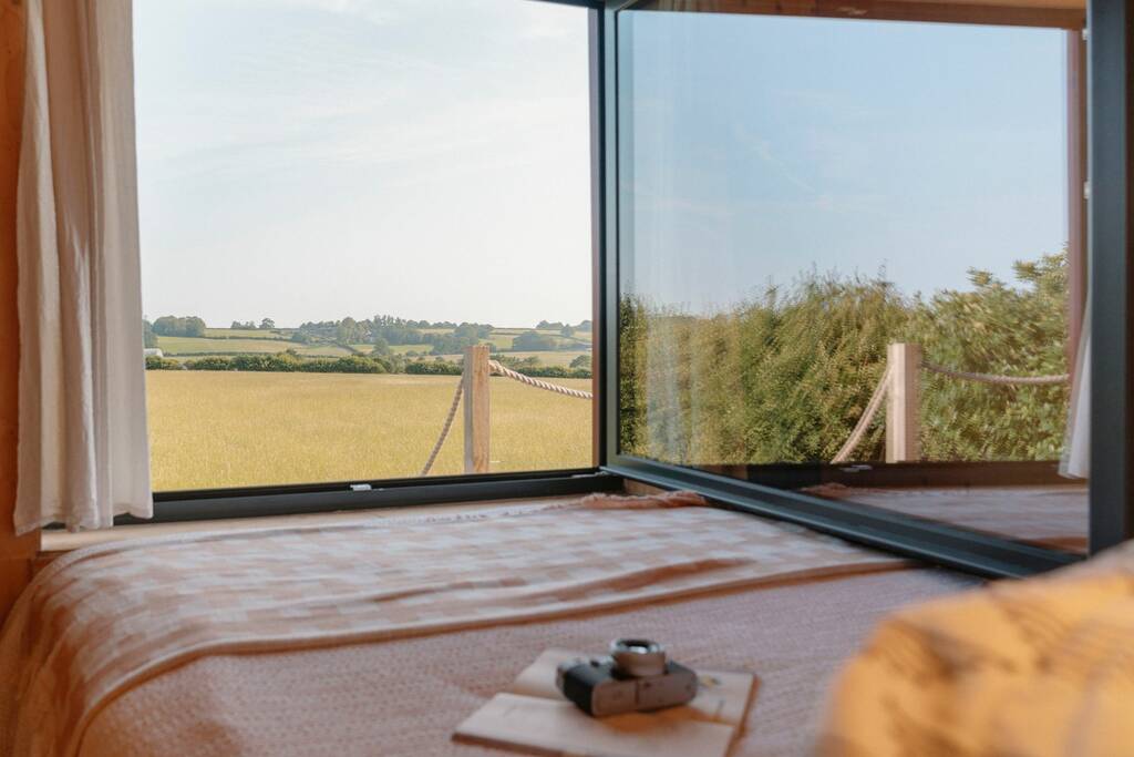 The Red Cabin Rolvenden | Cabin in Kent | Canopy & Stars