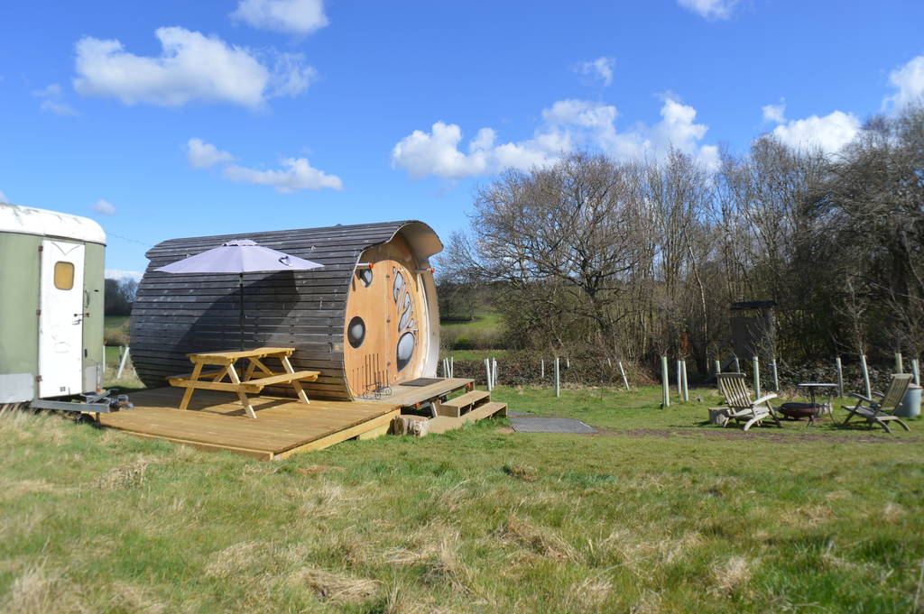 Hedgehog Hall | Cabin in Kent | Canopy & Stars
