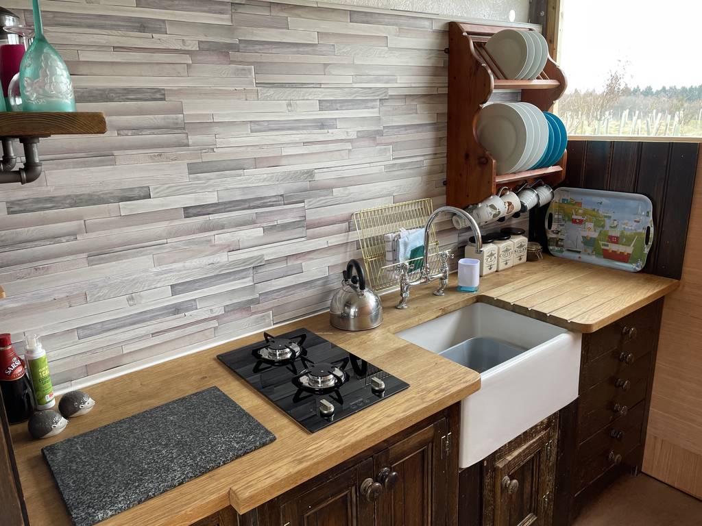 Hedgehog Hall | Cabin in Kent | Canopy & Stars