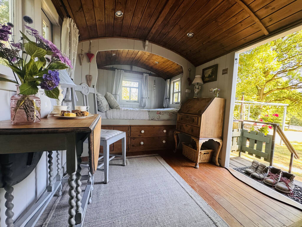 Sergeant Troy | Shepherd's hut in Kent | Canopy & Stars