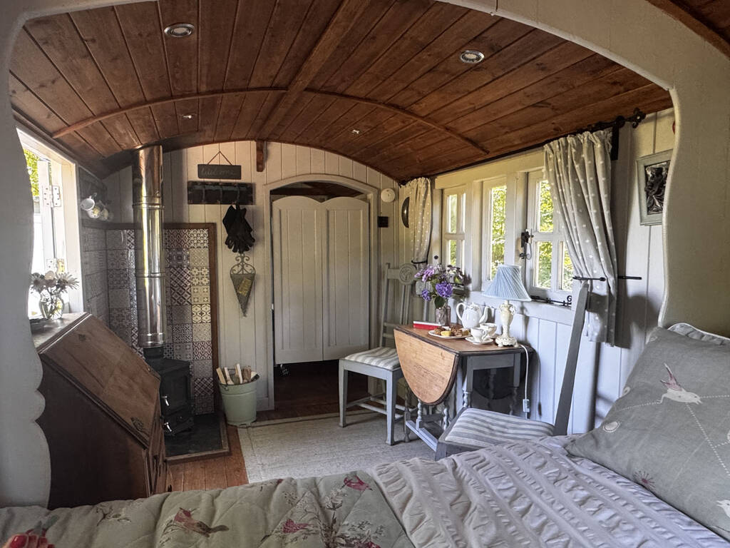 Sergeant Troy | Shepherd's hut in Kent | Canopy & Stars