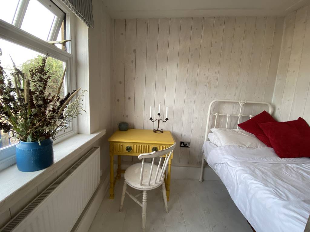 Sandy Toes Beach House at Shellbeach | Cabin in Kent | Canopy & Stars