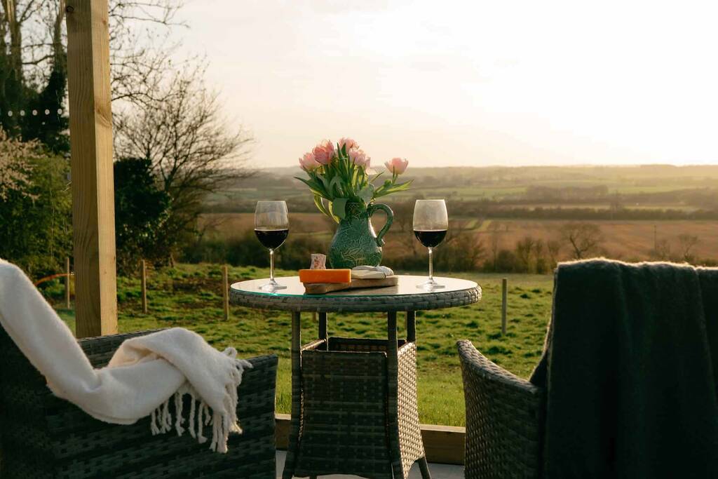 The Den at Lazy Fox Hideaway | Cabin in Rutland | Canopy & Stars