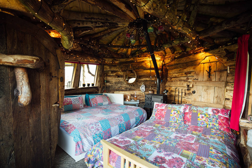 Magic Mushroom Cabin | Roundhouse in Northamptonshire | Canopy & Stars
