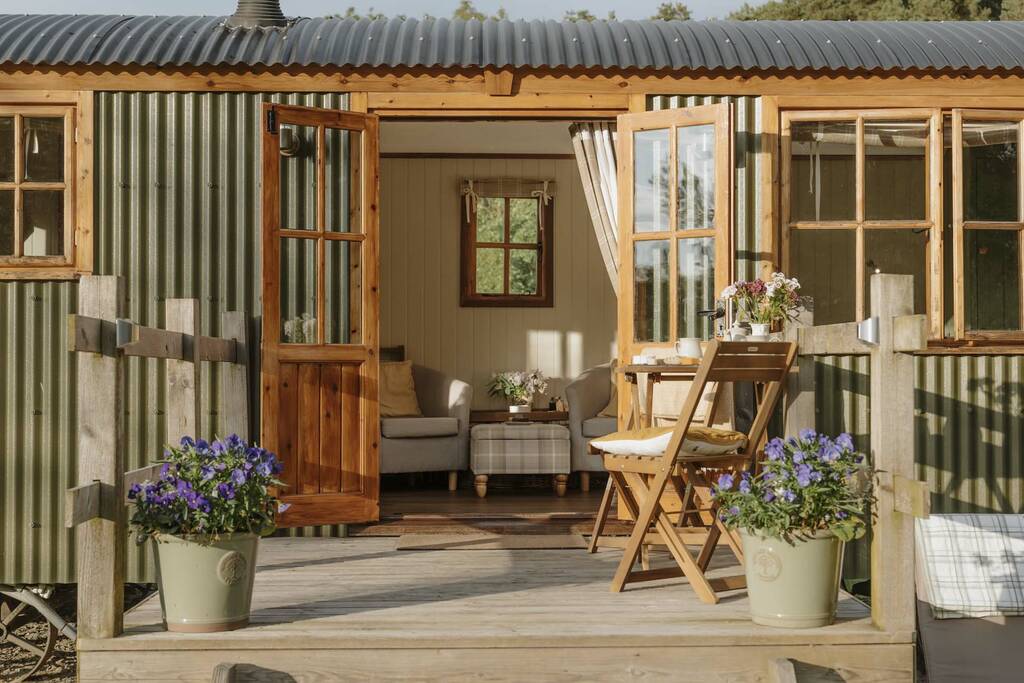 Swinburne | Shepherd's hut in Northumberland | Canopy & Stars