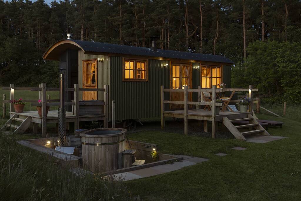 Swinburne | Shepherd's hut in Northumberland | Canopy & Stars