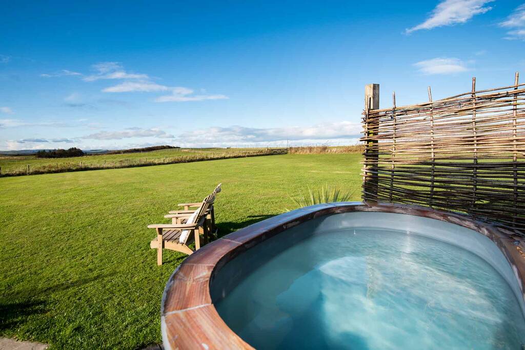 Little Lamberton | Shepherd's hut in Scottish Borders | Canopy & Stars