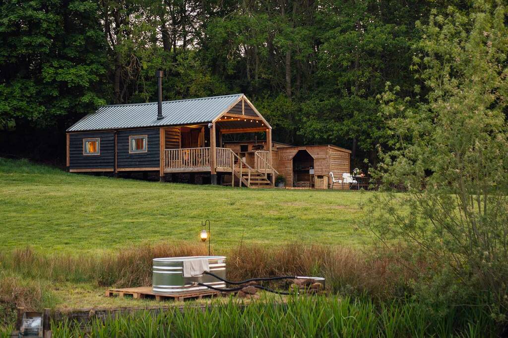The Cabin at Leys Farm | Cabin in Oxfordshire | Canopy & Stars