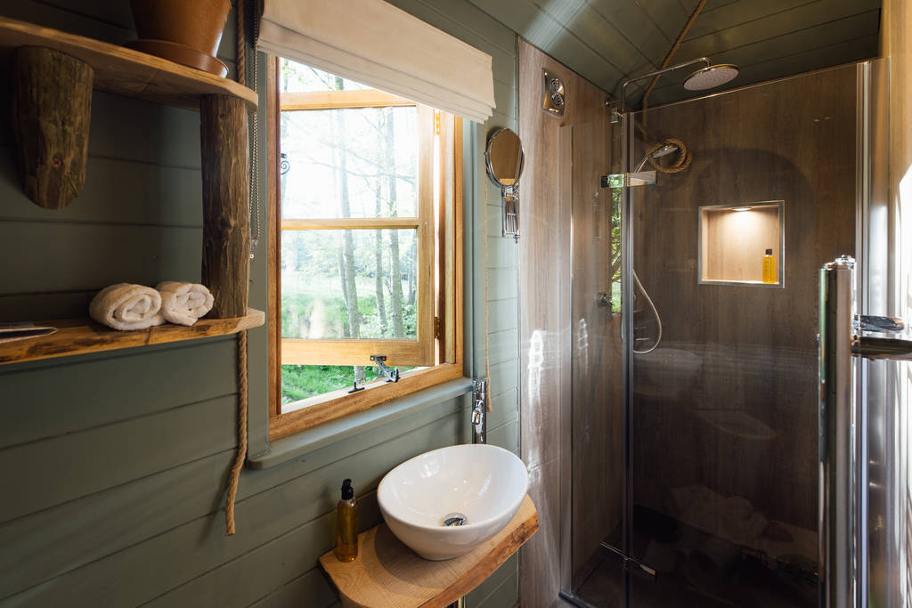 The Owl House | Treehouse in Shropshire | Canopy & Stars