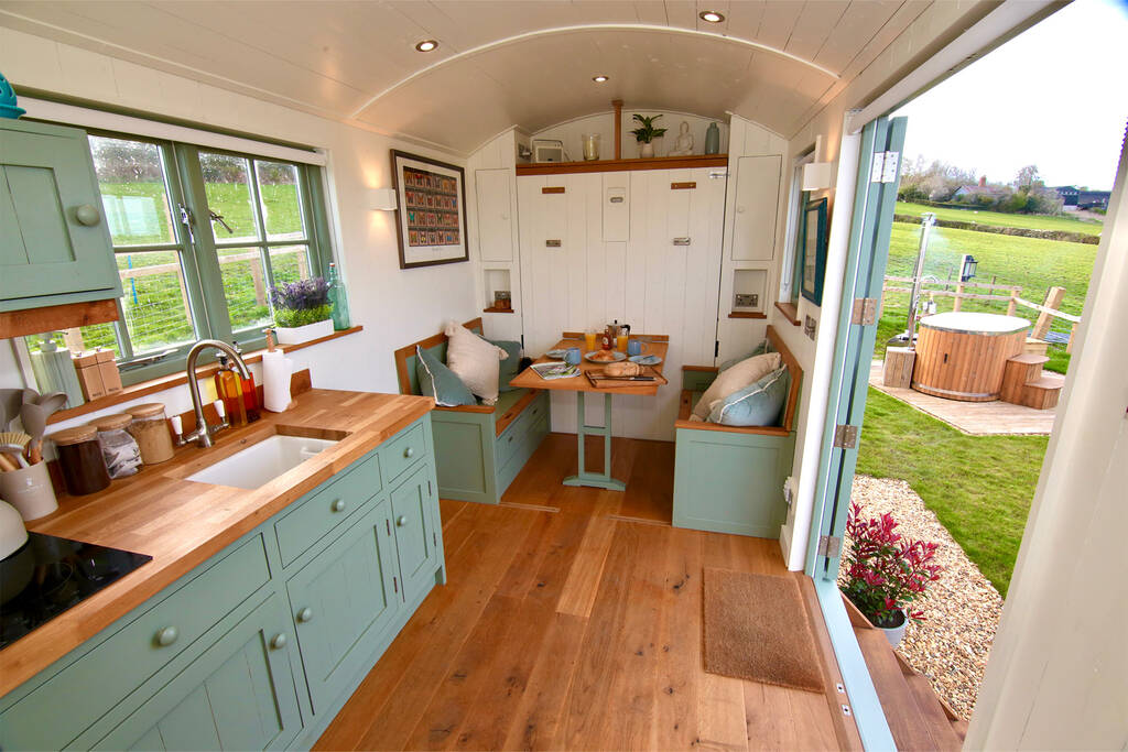 Oak Hut | Shepherd's hut in Shropshire | Canopy & Stars