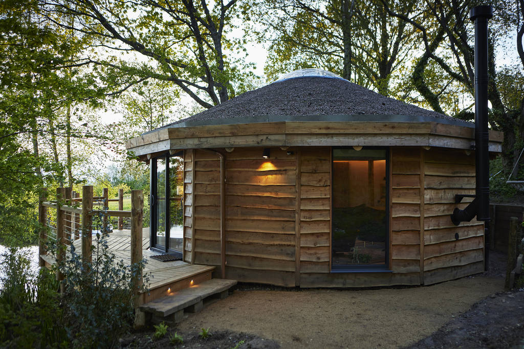 At the Pond | Cabin in Somerset | Canopy & Stars