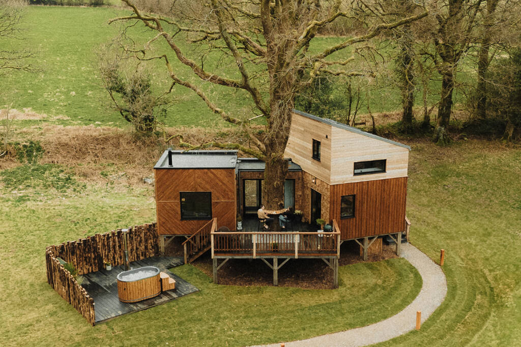 Burnworthy Treehouse | Treehouse in Somerset | Canopy & Stars