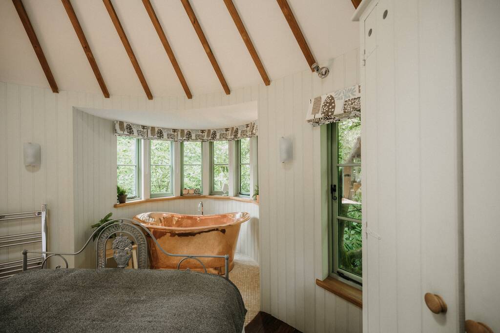 Harptree Tree House | Treehouse in Bath & N.E. Somerset | Canopy & Stars