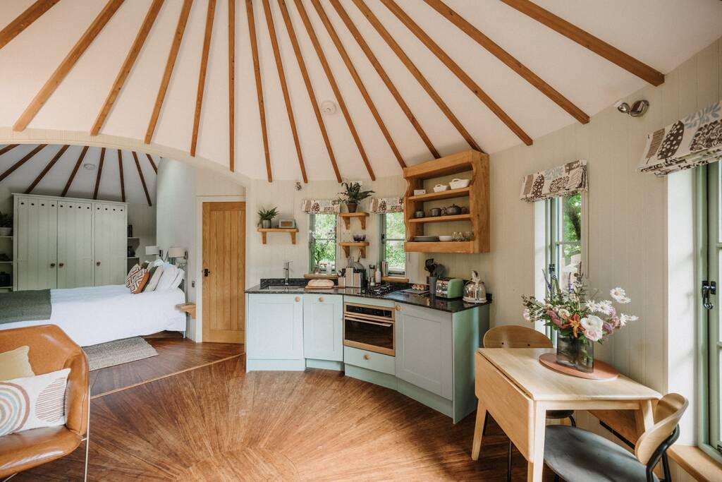 Harptree Tree House | Treehouse in Bath & N.E. Somerset | Canopy & Stars