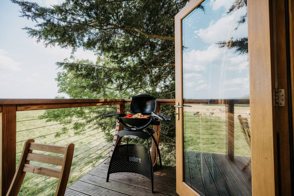 Dabinett Treehouse | Treehouse in Somerset | Canopy & Stars