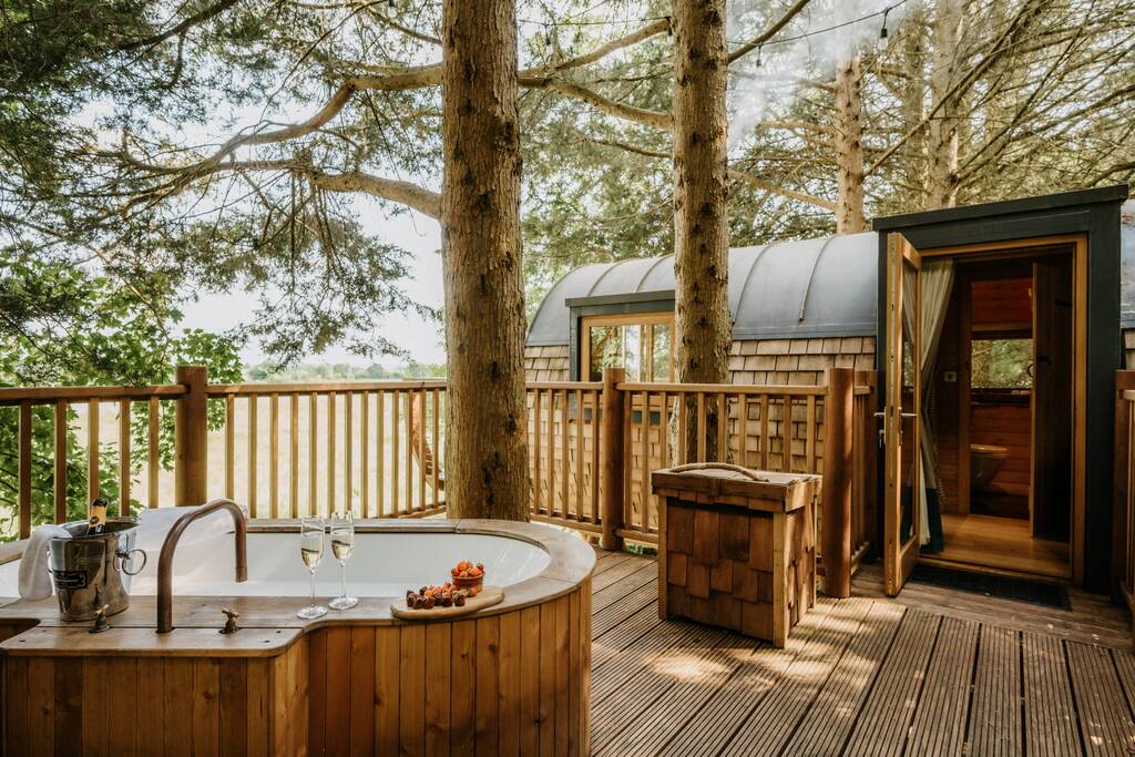 Dabinett Treehouse | Treehouse in Somerset | Canopy & Stars