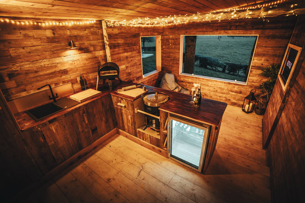 Dabinett Treehouse | Treehouse in Somerset | Canopy & Stars