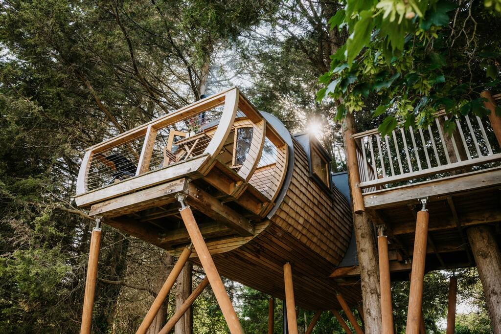 Dabinett Treehouse | Treehouse in Somerset | Canopy & Stars