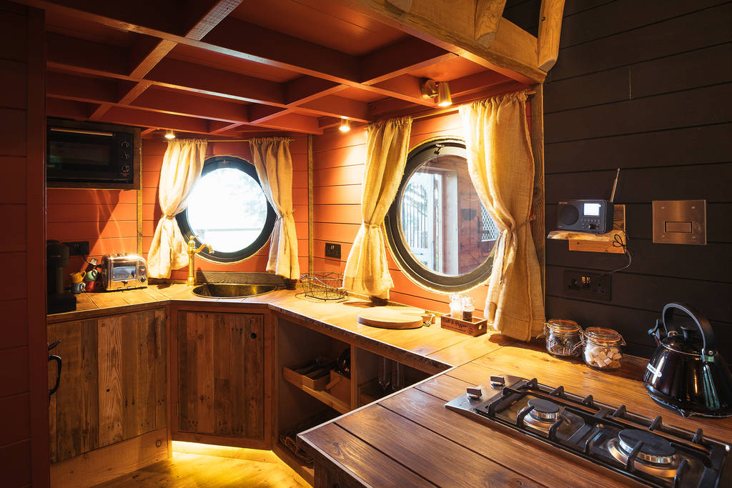 Pomeroy Treehouse | Treehouse in Somerset | Canopy & Stars