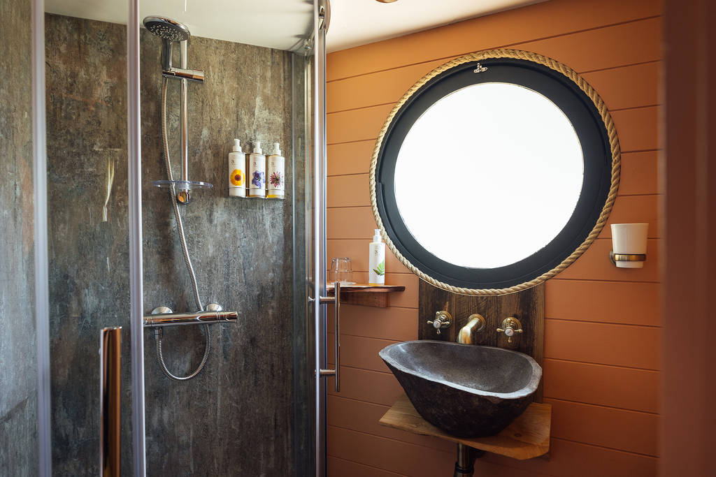 Pomeroy Treehouse | Treehouse in Somerset | Canopy & Stars