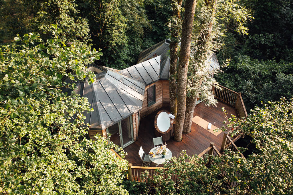 The Bower Treehouse | Treehouse in Somerset | Canopy & Stars