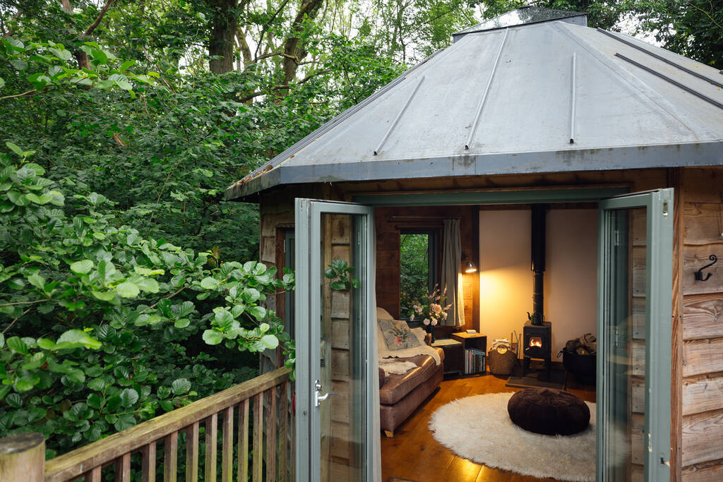 The Bower Treehouse | Treehouse in Somerset | Canopy & Stars