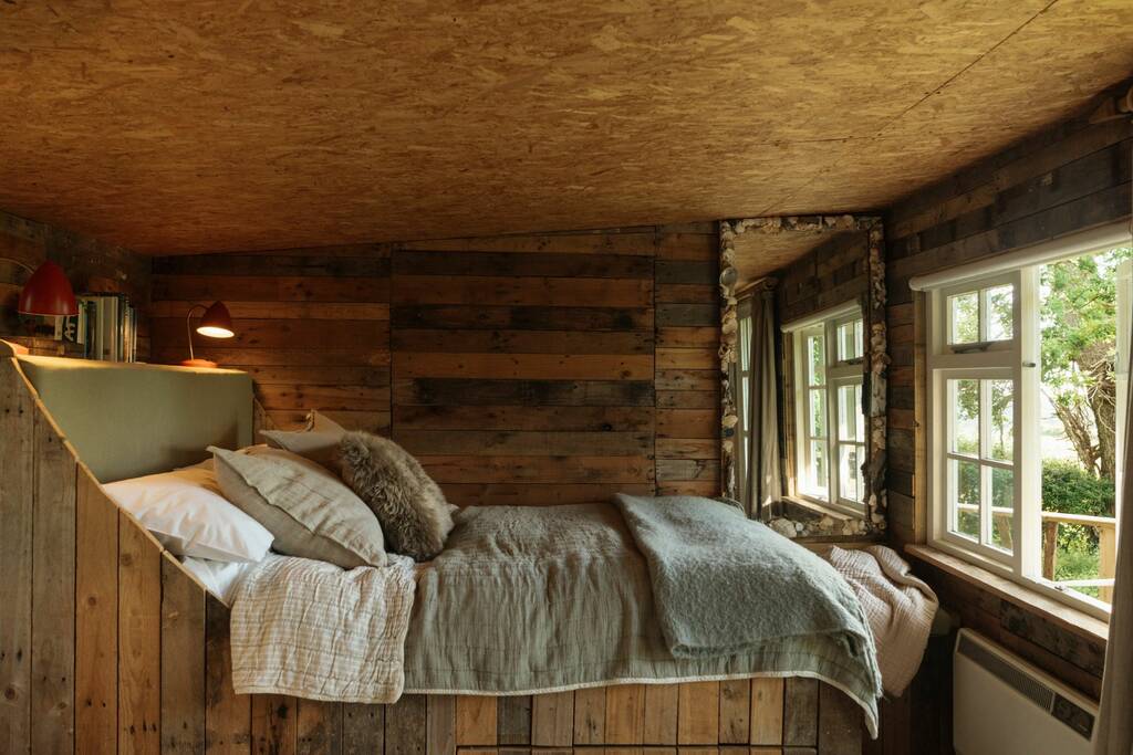 The Shellter | Treehouse in Suffolk | Canopy & Stars