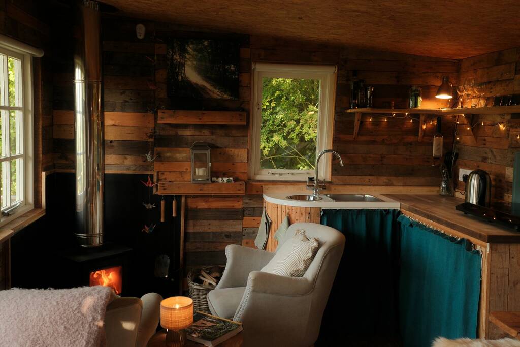 The Shellter | Treehouse in Suffolk | Canopy & Stars