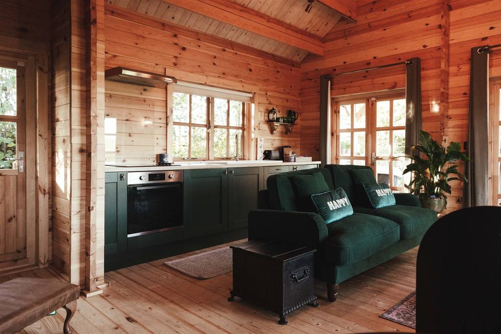 Daisy Chain Cabin | Cabin in Sussex | Canopy & Stars