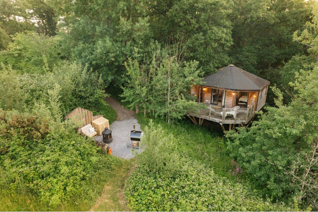 The Oakey Koakey Treehouse | Treehouse in Sussex | Canopy & Stars