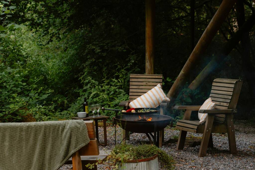 Tinkers Treehouse | Treehouse in Sussex | Canopy & Stars