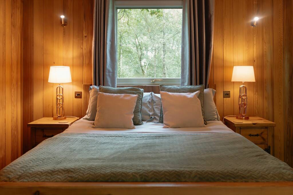 Tinkers Treehouse | Treehouse in Sussex | Canopy & Stars