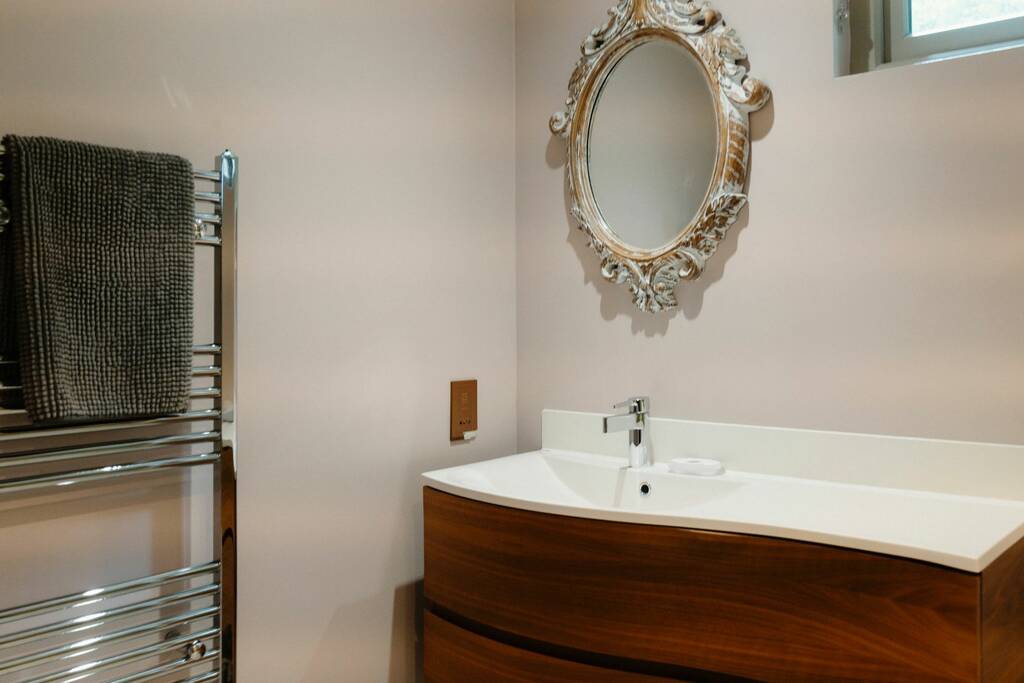 Tinkers Treehouse | Treehouse in Sussex | Canopy & Stars