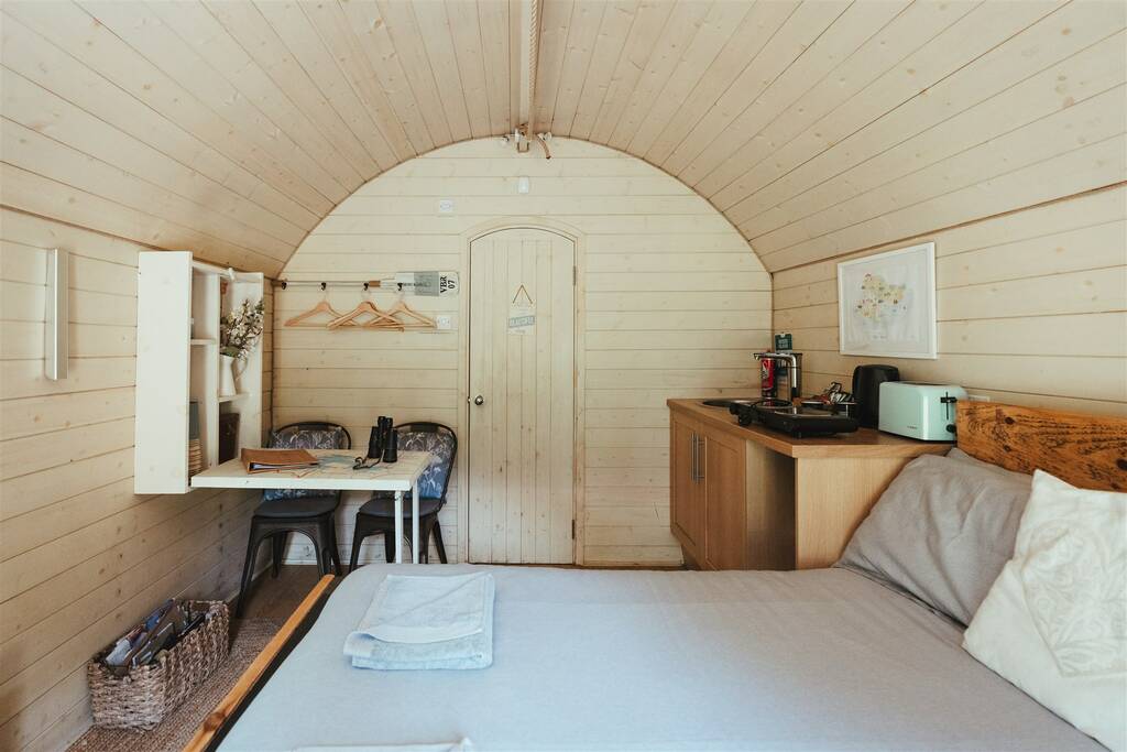 Willow the Wisp Cabin | Cabin in Sussex | Canopy & Stars