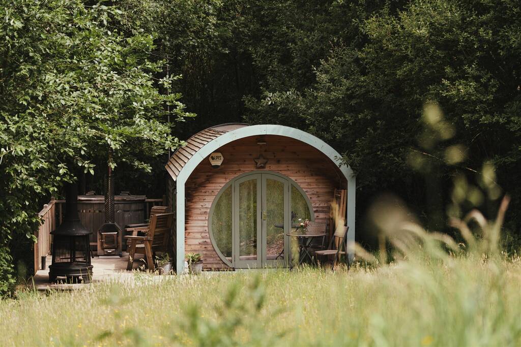 Willow the Wisp Cabin | Cabin in Sussex | Canopy & Stars