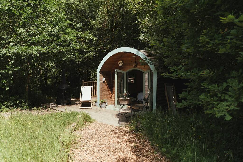 Willow the Wisp Cabin | Cabin in Sussex | Canopy & Stars