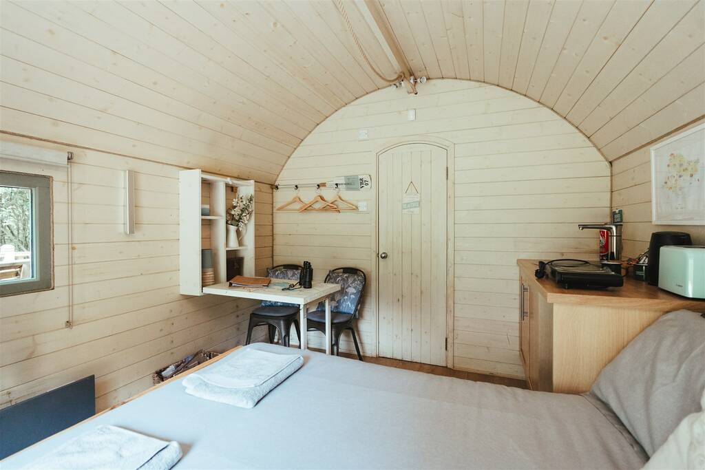 Willow the Wisp Cabin | Cabin in Sussex | Canopy & Stars