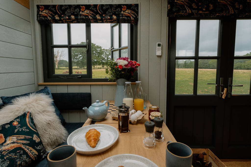 Hawthorn Hideaway | Shepherd's hut in Sussex | Canopy & Stars