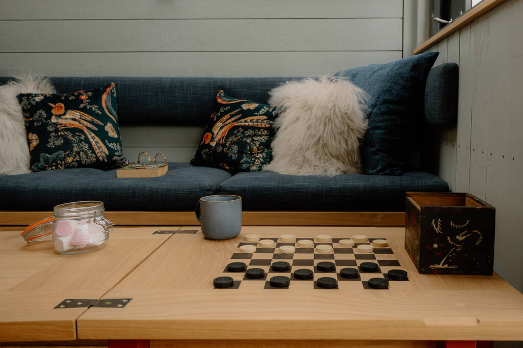 Hawthorn Hideaway | Shepherd's hut in Sussex | Canopy & Stars