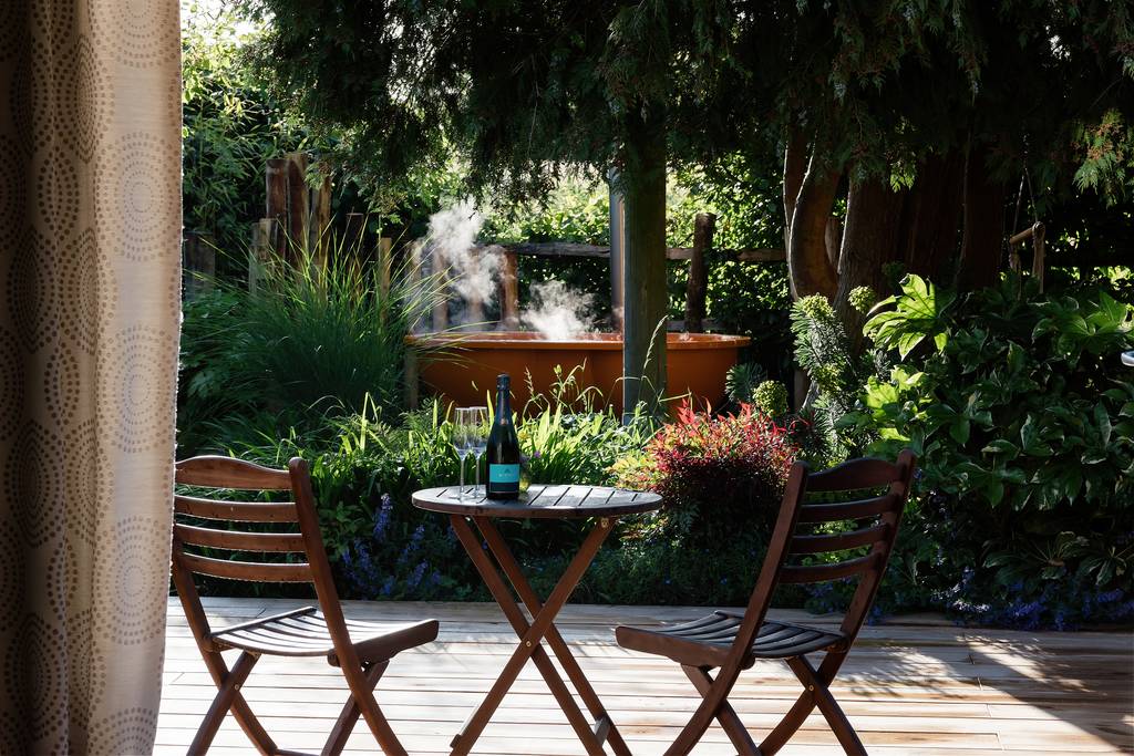 The Wisp | Cabin in Sussex | Canopy & Stars