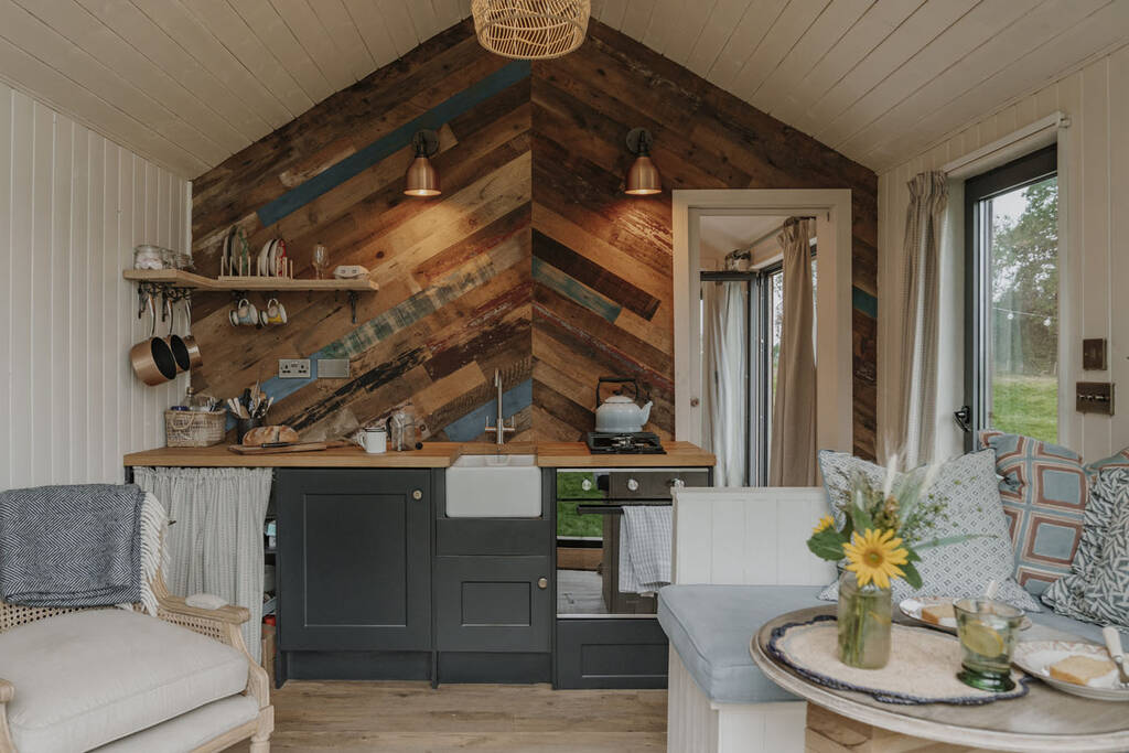 Little Doe Bank Cabin | Cabin in Warwickshire | Canopy & Stars