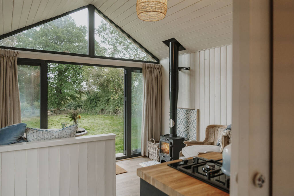 Little Doe Bank Cabin | Cabin in Warwickshire | Canopy & Stars