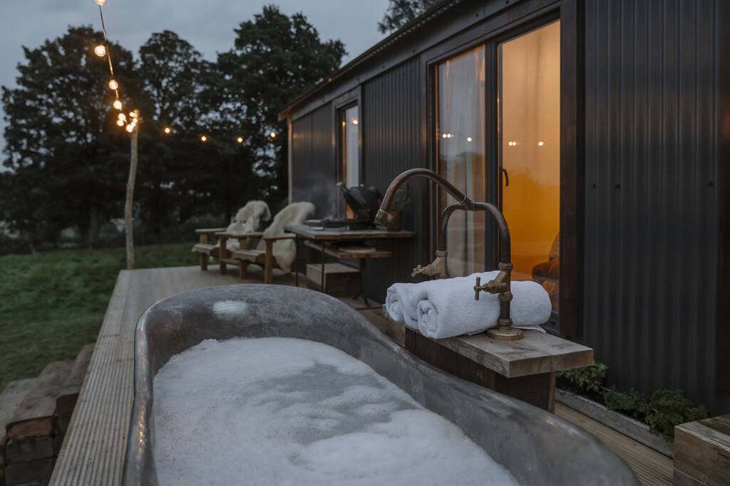 Little Doe Bank Cabin | Cabin in Warwickshire | Canopy & Stars