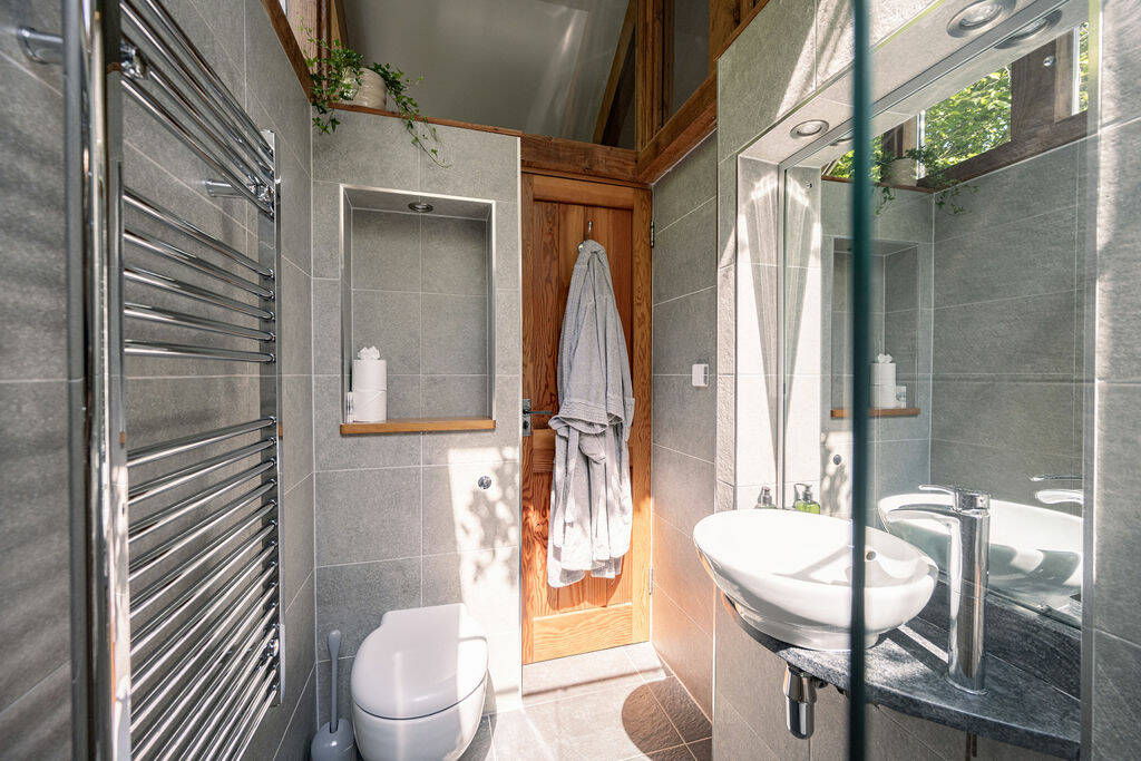 Oakdown Treehouse | Treehouse in Wiltshire | Canopy & Stars