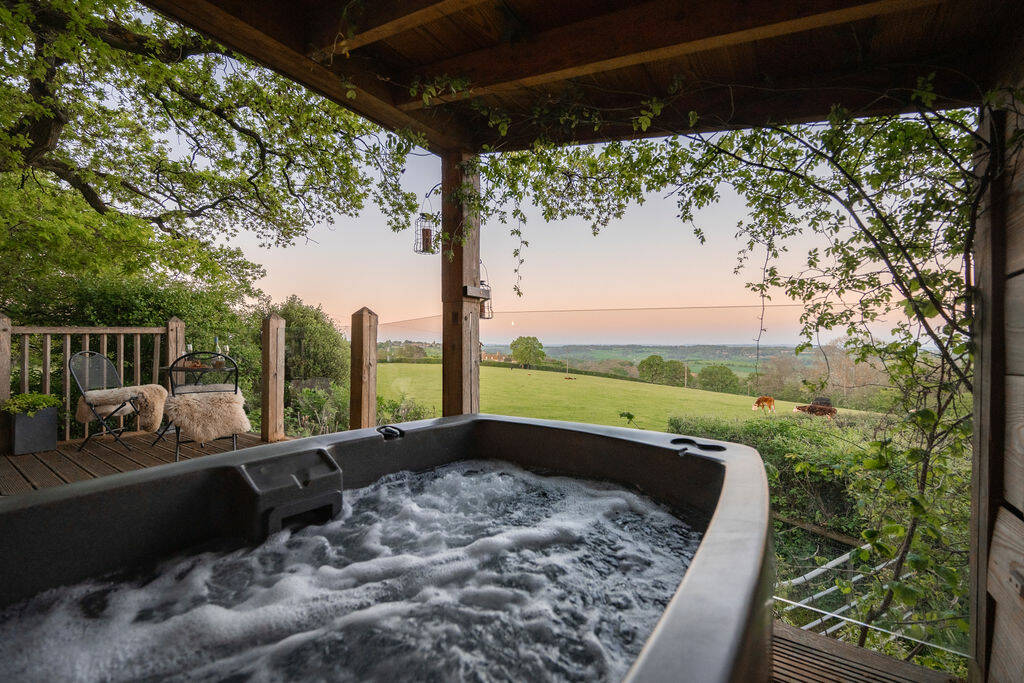 Oakdown Treehouse | Treehouse in Wiltshire | Canopy & Stars