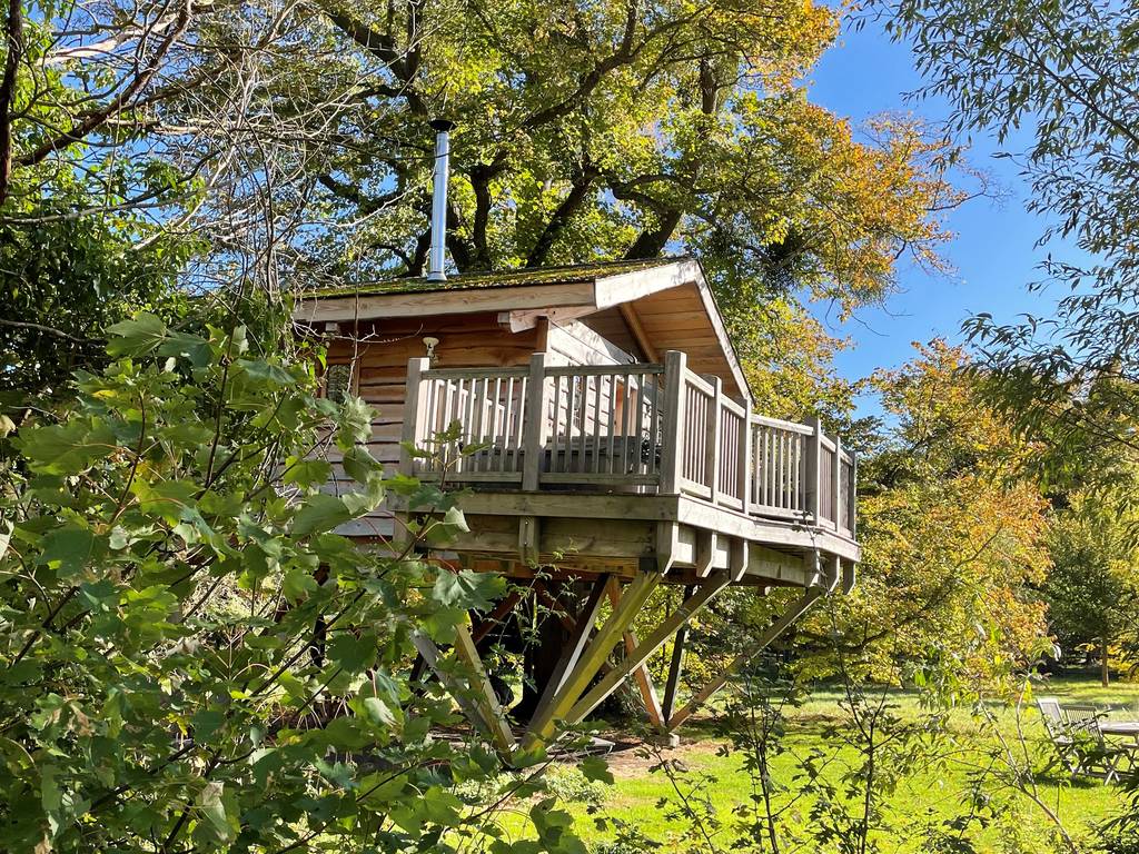Lime Treehouse | Treehouse in Worcestershire | Canopy & Stars