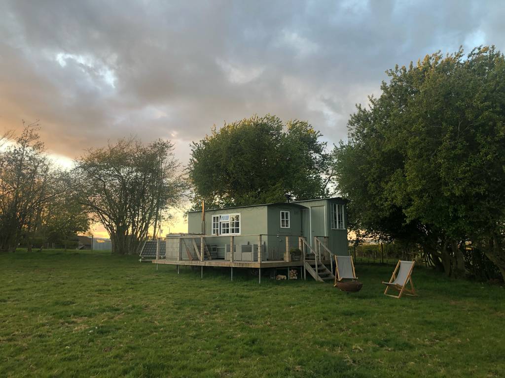 Commander’s Caravan | Shepherd's hut in Worcestershire | Canopy & Stars